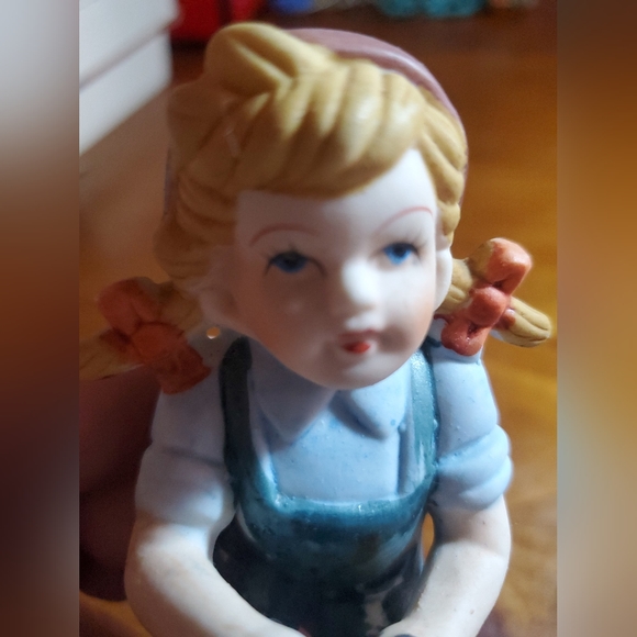 Art | Vintage Royal Crawn Dutch Girl Sawing Log Figurine Hand Painted ...